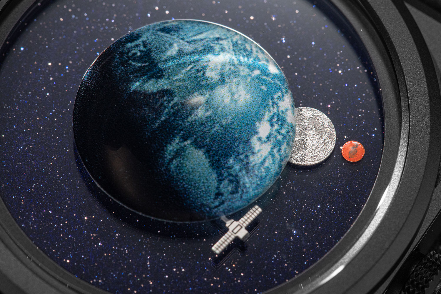 นาฬิกาที่ได้รับแรงบันดาลใจจากอวกาศ Space-Time on Your Wrist