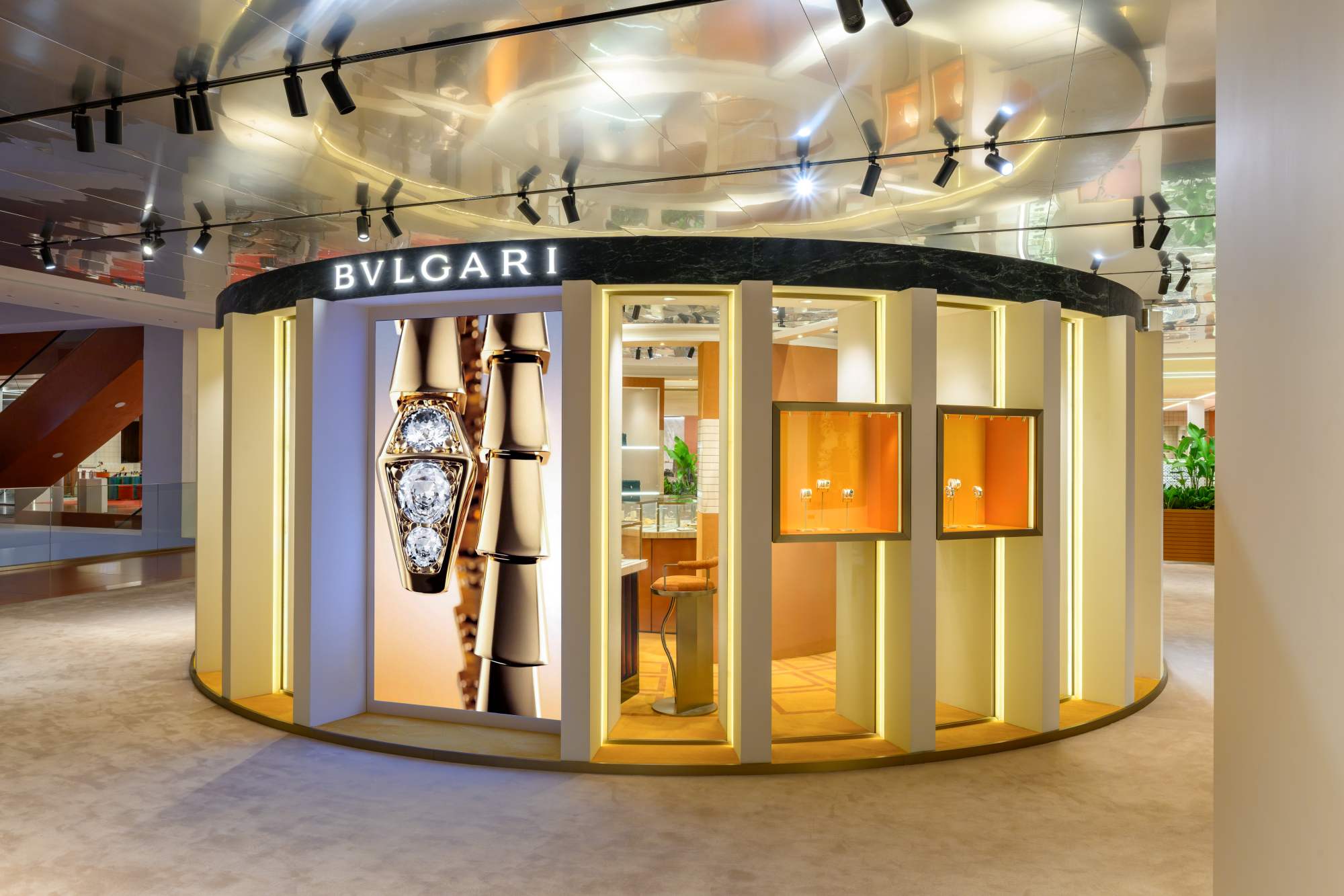 Wrist Check: ส่องลุคดาราและเซเลบในงานเปิดตัว BVLGARI Pop-up